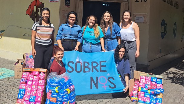 Meio Ambiente E Justiça Doam Cerca De Dois Mil Pacotes De Absorventes